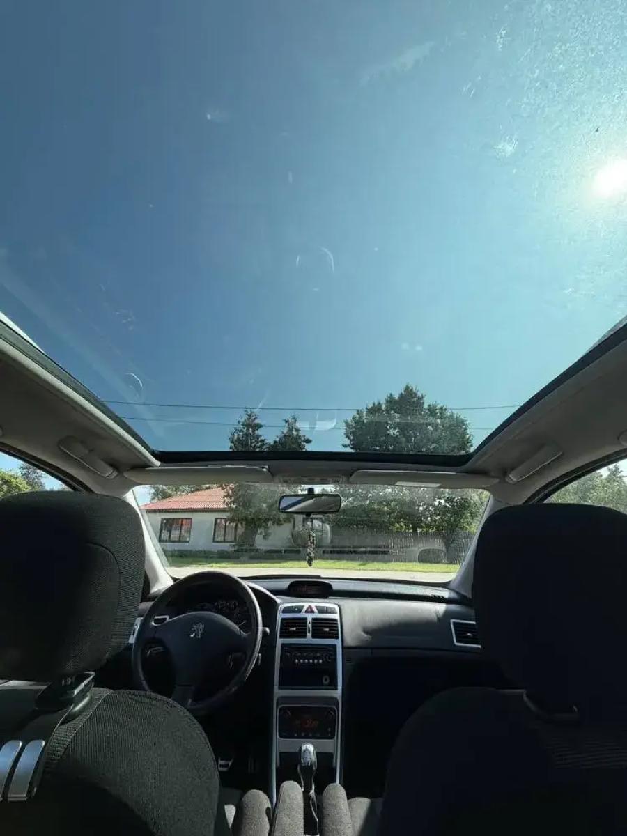 Grey Peugeot 307 2005 in Ventspils, with an engine capacity of 1.60 L and mileage of 293 thousand km for 1890 €, photo 20 on AUTOMOTO.COM.LV