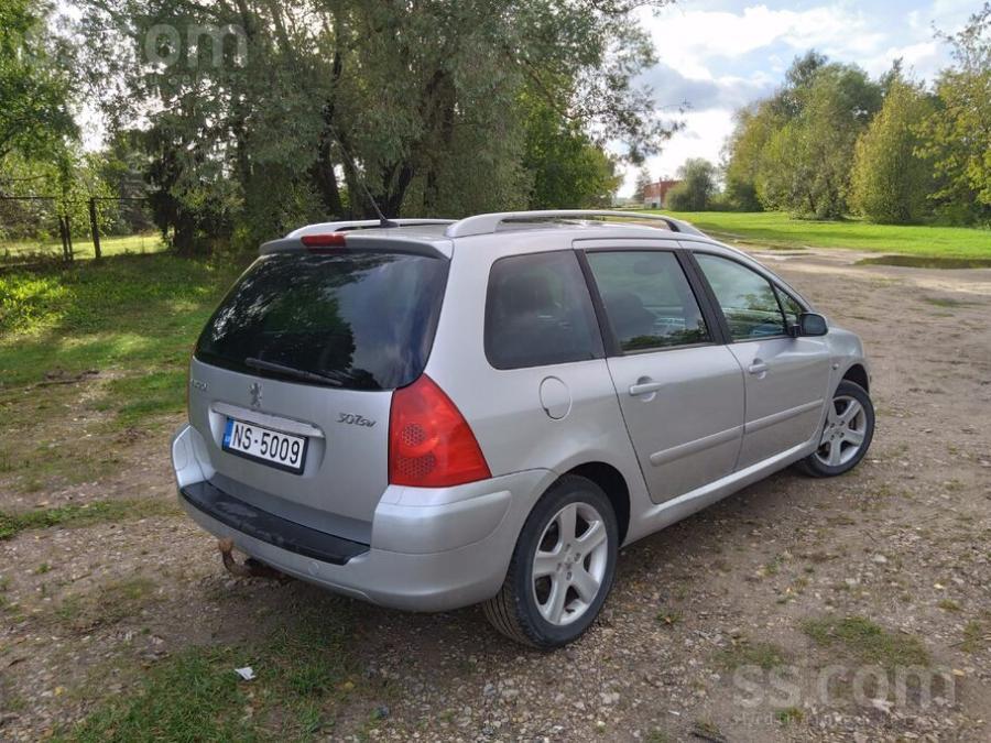 Grey Peugeot 307 2005 in Riga, with an engine capacity of 2.00 L and mileage of 328 thousand km for 790 €, photo 5 on AUTOMOTO.COM.LV