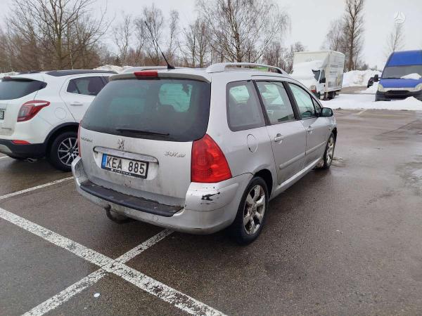 Grey Peugeot 307 2006 in Panevezys, with an engine capacity of 2.00 L and mileage of 386 thousand km for 950 €, photo 3 on AUTOMOTO.COM.LV