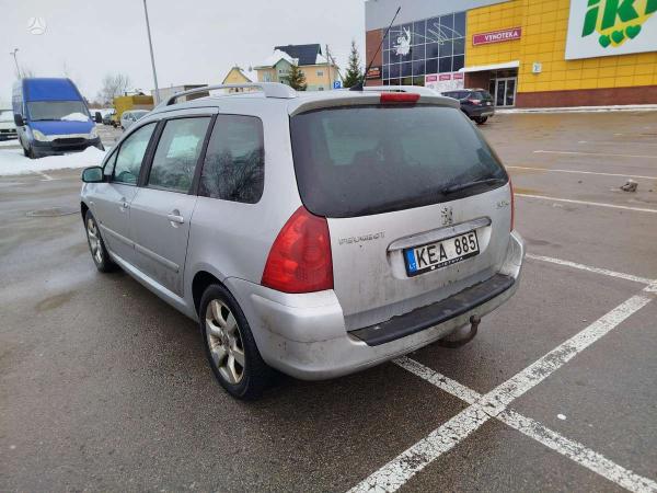 Grey Peugeot 307 2006 in Panevezys, with an engine capacity of 2.00 L and mileage of 386 thousand km for 950 €, photo 4 on AUTOMOTO.COM.LV
