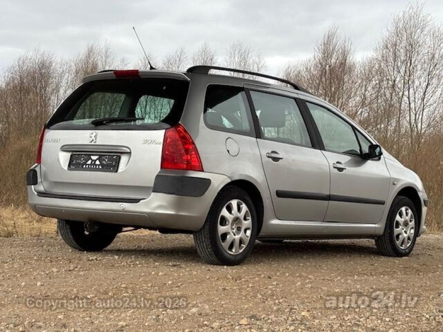 Grey Peugeot 307 2006 in Tartu, with an engine capacity of 1.60 L and mileage of 216 thousand km for 2490 €, photo 5 on AUTOMOTO.COM.LV
