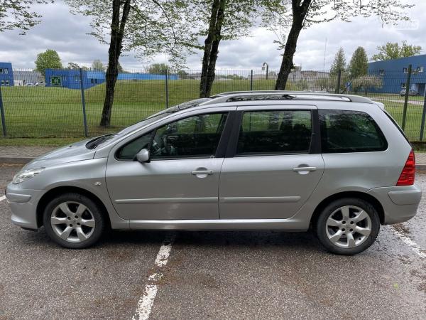 Grey Peugeot 307 2006 in Alytus, with an engine capacity of 1.60 L and mileage of 402 thousand km for 1500 €, photo 4 on AUTOMOTO.COM.LV
