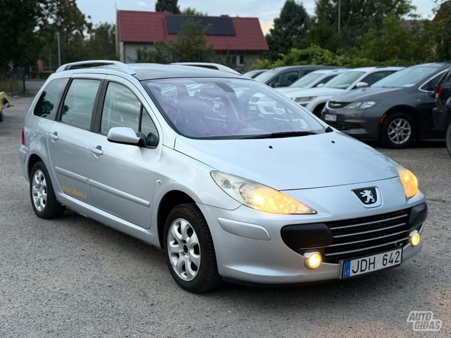 Grey Peugeot 307 2006 in Silute, with an engine capacity of 2.00 L and mileage of 336 thousand km for 900 €, photo 1 on AUTOMOTO.COM.LV