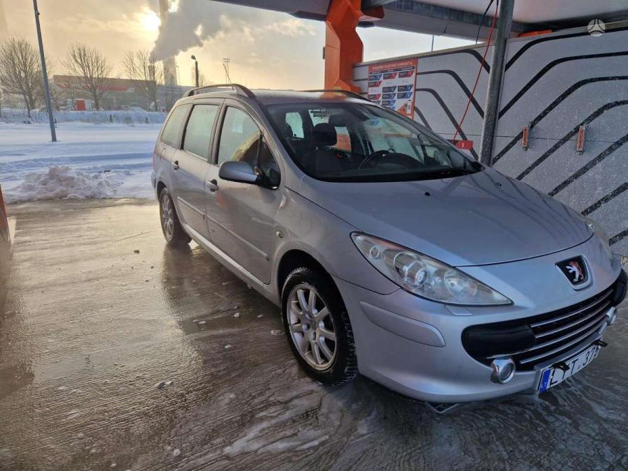 Grey Peugeot 307 2007 in Klaipeda, with an engine capacity of 2.00 L and mileage of 274 thousand km for 1250 €, photo 13 on AUTOMOTO.COM.LV