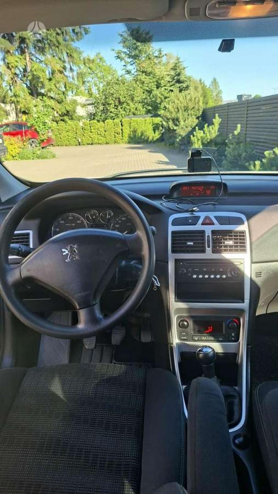 Grey Peugeot 307 2007 in Kaunas, with an engine capacity of 1.56 L and mileage of 378 thousand km for 1245 €, photo 4 on AUTOMOTO.COM.LV