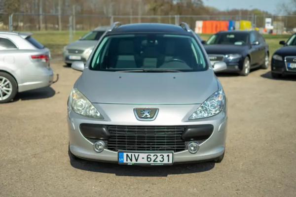 Pelēks Peugeot 307 2007 Liepāja, ar dzinēja tilpumu 2.00 L un nobraukumu 246 tūkst. km par 2700 €, foto 6 vietnē AUTOMOTO.COM.LV