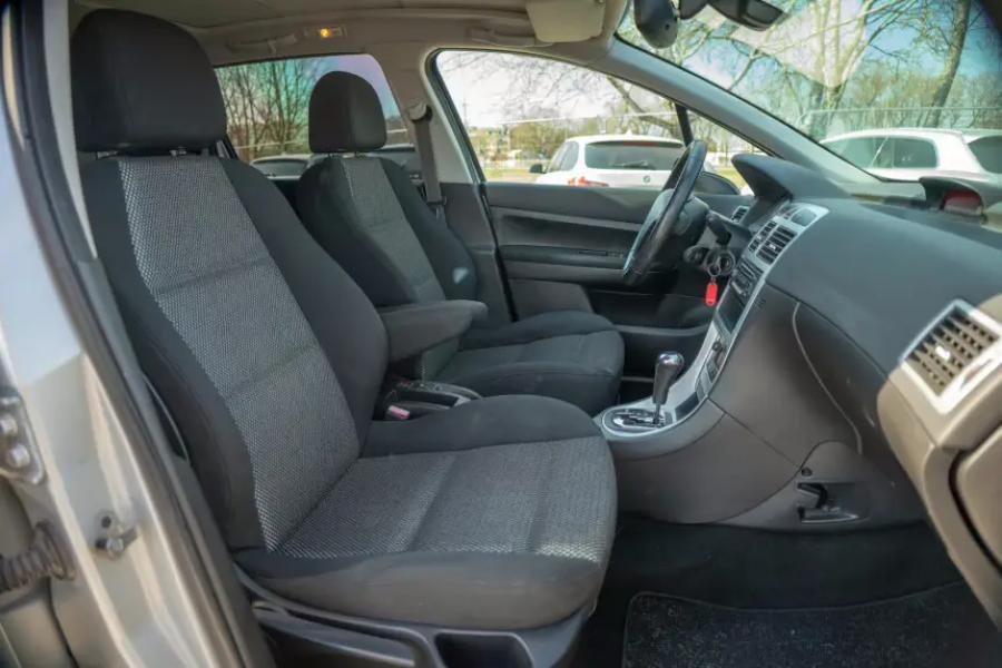 Grey Peugeot 307 2007 in Liepaja, with an engine capacity of 2.00 L and mileage of 246 thousand km for 2700 €, photo 16 on AUTOMOTO.COM.LV