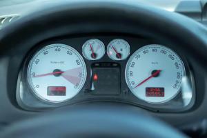 Grey Peugeot 307 2007 in Liepaja, with an engine capacity of 2.00 L and mileage of 246 thousand km for 2700 €, photo 18 on AUTOMOTO.COM.LV