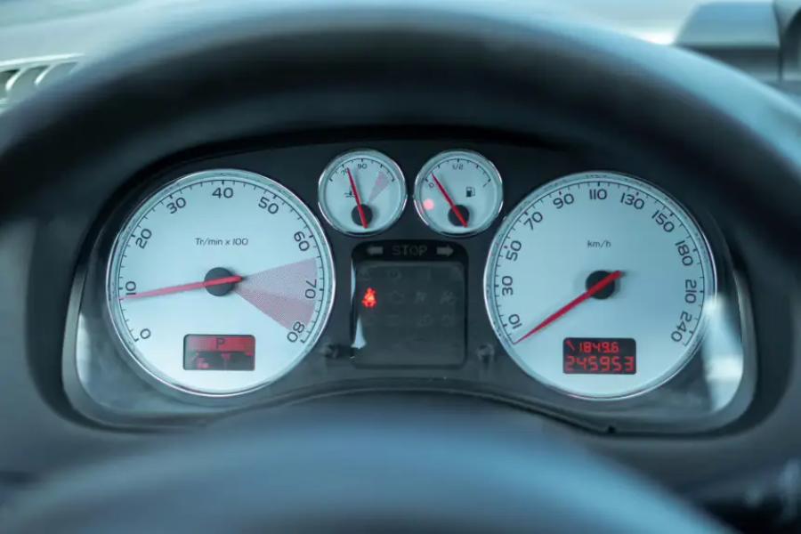 Grey Peugeot 307 2007 in Liepaja, with an engine capacity of 2.00 L and mileage of 246 thousand km for 2700 €, photo 18 on AUTOMOTO.COM.LV