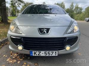 Grey Peugeot 307 2007 in Rezekne, with an engine capacity of 1.60 L and mileage of 155 thousand km for 1850 €, photo  on AUTOMOTO.COM.LV