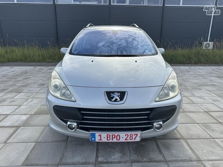 Grey Peugeot 307 2007 in Giraite, with an engine capacity of 1.60 L and mileage of 280 thousand km for 2100 €, photo 3 on AUTOMOTO.COM.LV