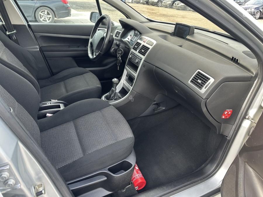 Grey Peugeot 307 2007 in Giraite, with an engine capacity of 1.60 L and mileage of 280 thousand km for 2100 €, photo 14 on AUTOMOTO.COM.LV