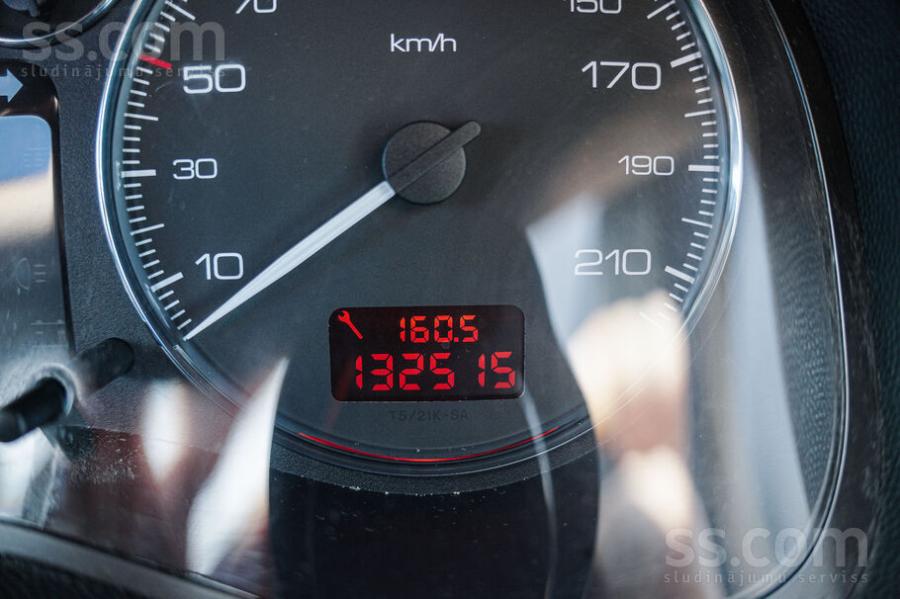 Pelēks Peugeot 307 2007 Rīga, ar dzinēja tilpumu 1.60 L un nobraukumu 133 tūkst. km par 1900 €, foto 12 vietnē AUTOMOTO.COM.LV