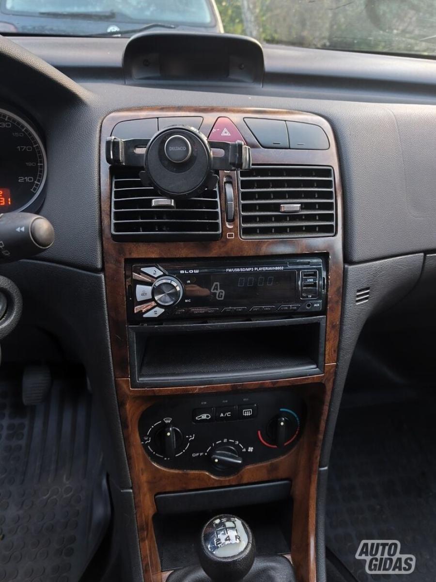 Peugeot 307 2001 in Kaunas, with an engine capacity of 2.00 L and mileage of 268 thousand km for 550 €, photo 10 on AUTOMOTO.COM.LV