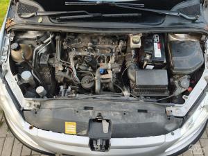 Peugeot 307 2001 in Kaunas, with an engine capacity of 2.00 L and mileage of 268 thousand km for 550 €, photo 11 on AUTOMOTO.COM.LV
