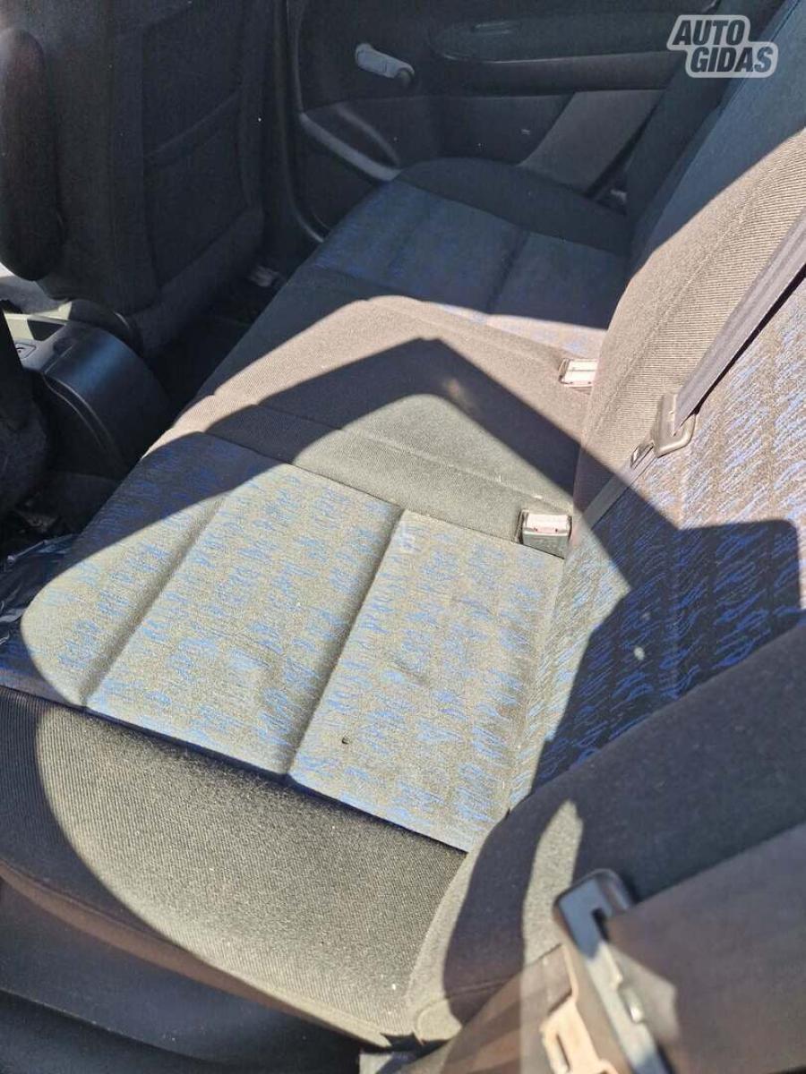 Peugeot 307 2001 Kauņa, ar dzinēja tilpumu 2.00 L un nobraukumu 328 tūkst. km par 950 €, foto 8 vietnē AUTOMOTO.COM.LV