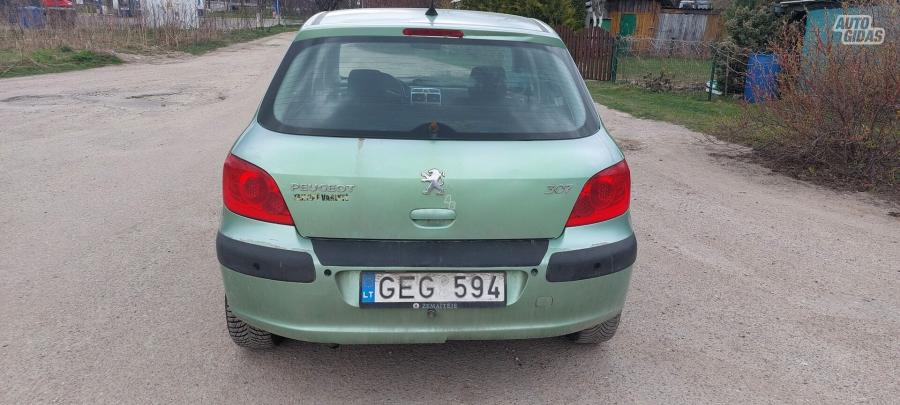 Peugeot 307 2002 Viļņa, ar dzinēja tilpumu 1.60 L un nobraukumu 300 tūkst. km par 370 €, foto 6 vietnē AUTOMOTO.COM.LV