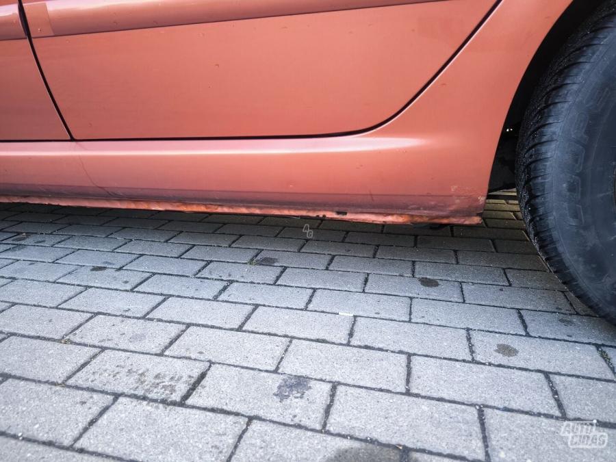 Peugeot 307 2002 in Kaunas, with an engine capacity of 2.00 L and mileage of 241 thousand km for 350 €, photo 9 on AUTOMOTO.COM.LV