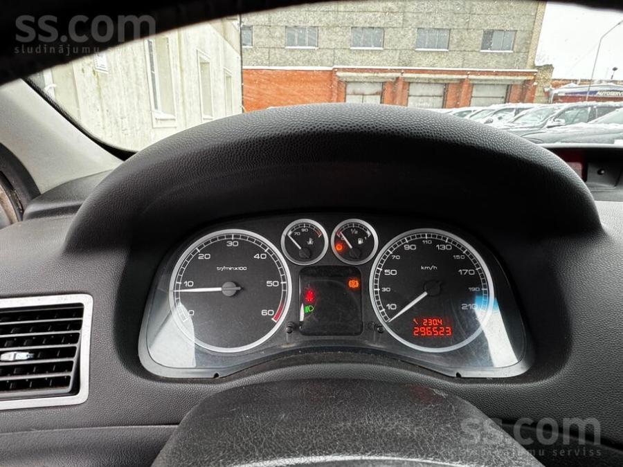 Peugeot 307 2004 Daugavpils, ar dzinēja tilpumu 1.40 L un nobraukumu 297 tūkst. km par 1050 €, foto 15 vietnē AUTOMOTO.COM.LV