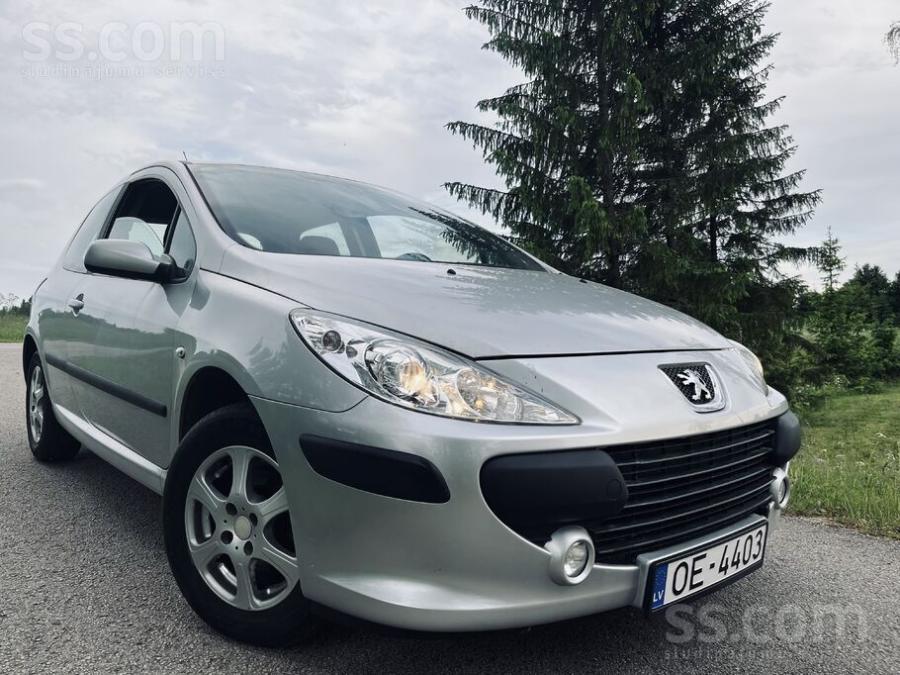 Peugeot 307 2005 in Cesis, with an engine capacity of 1.60 L and mileage of 202 thousand km for 1300 €, photo 2 on AUTOMOTO.COM.LV
