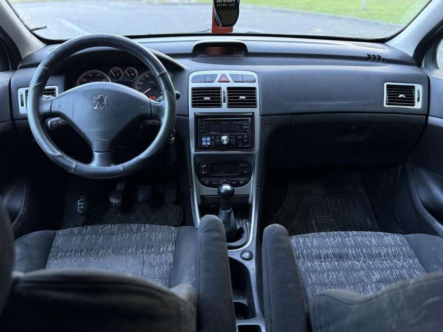 Peugeot 307 2005 Viļņa, ar dzinēja tilpumu 1.60 L un nobraukumu 251 tūkst. km par 750 €, foto 11 vietnē AUTOMOTO.COM.LV