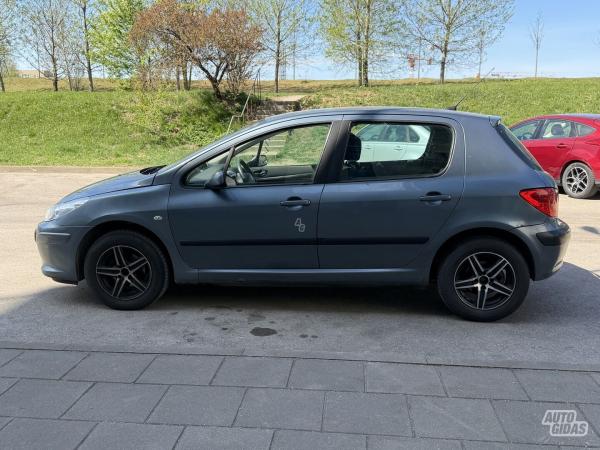 Peugeot 307 2006 Viļņa, ar dzinēja tilpumu 1.60 L un nobraukumu 365 tūkst. km par 750 €, foto 6 vietnē AUTOMOTO.COM.LV