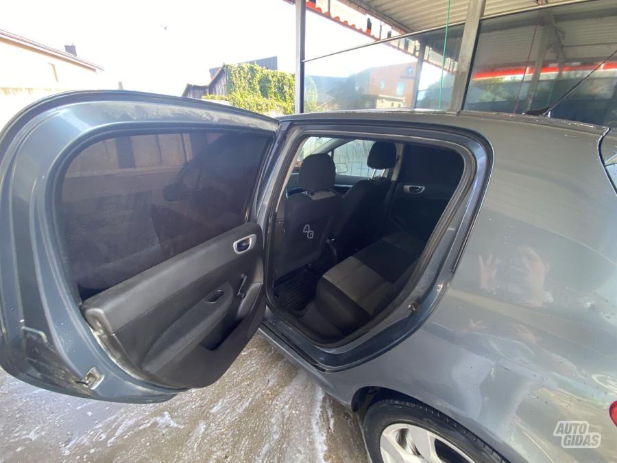 Peugeot 307 2006 Kauņa, ar dzinēja tilpumu 1.60 L un nobraukumu 332 tūkst. km par 1000 €, foto 6 vietnē AUTOMOTO.COM.LV