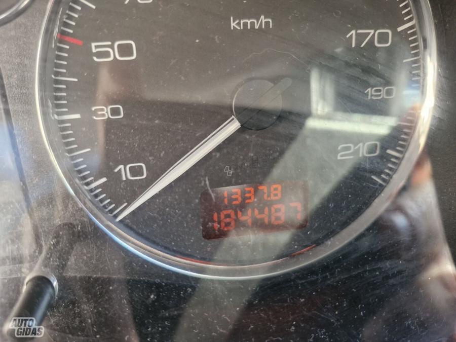 Peugeot 307 2006 Viļņa, ar dzinēja tilpumu 1.60 L un nobraukumu 185 tūkst. km par 900 €, foto 11 vietnē AUTOMOTO.COM.LV