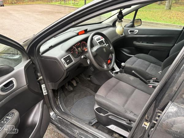 Peugeot 307 2005 in Anyksciai, with an engine capacity of 1.60 L and mileage of 399 thousand km for 750 €, photo 9 on AUTOMOTO.COM.LV