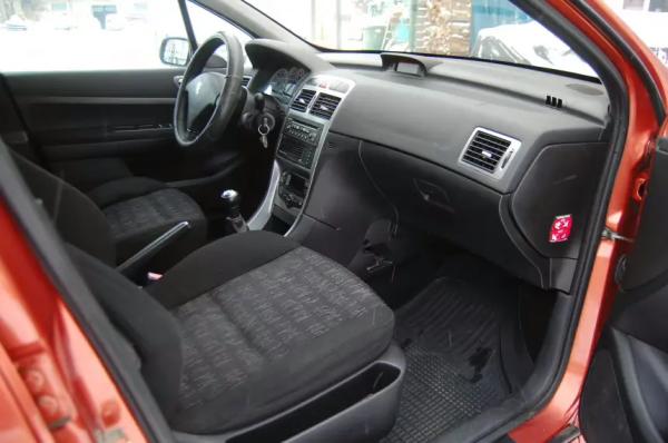 Oranžs Peugeot 307 2002 Jēkabpils, ar dzinēja tilpumu 1.60 L un nobraukumu 300 tūkst. km par 1300 €, foto 9 vietnē AUTOMOTO.COM.LV