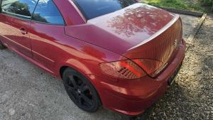 Red Peugeot 307 2004 in Kelme, with an engine capacity of 2.00 L and mileage of 252 thousand km for 1450 €, photo 4 on AUTOMOTO.COM.LV