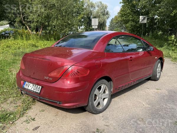 Red Peugeot 307 2005 in Riga, with an engine capacity of 2.00 L and mileage of 183 thousand km for 850 €, photo 4 on AUTOMOTO.COM.LV