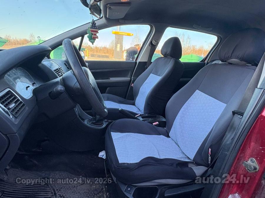 Красный Пежо 307 2001 в Рапла, объемом двигателя 2.00 л и пробегом 0 тыс. км за 1000 €, фото 9 на AUTOMOTO.COM.LV