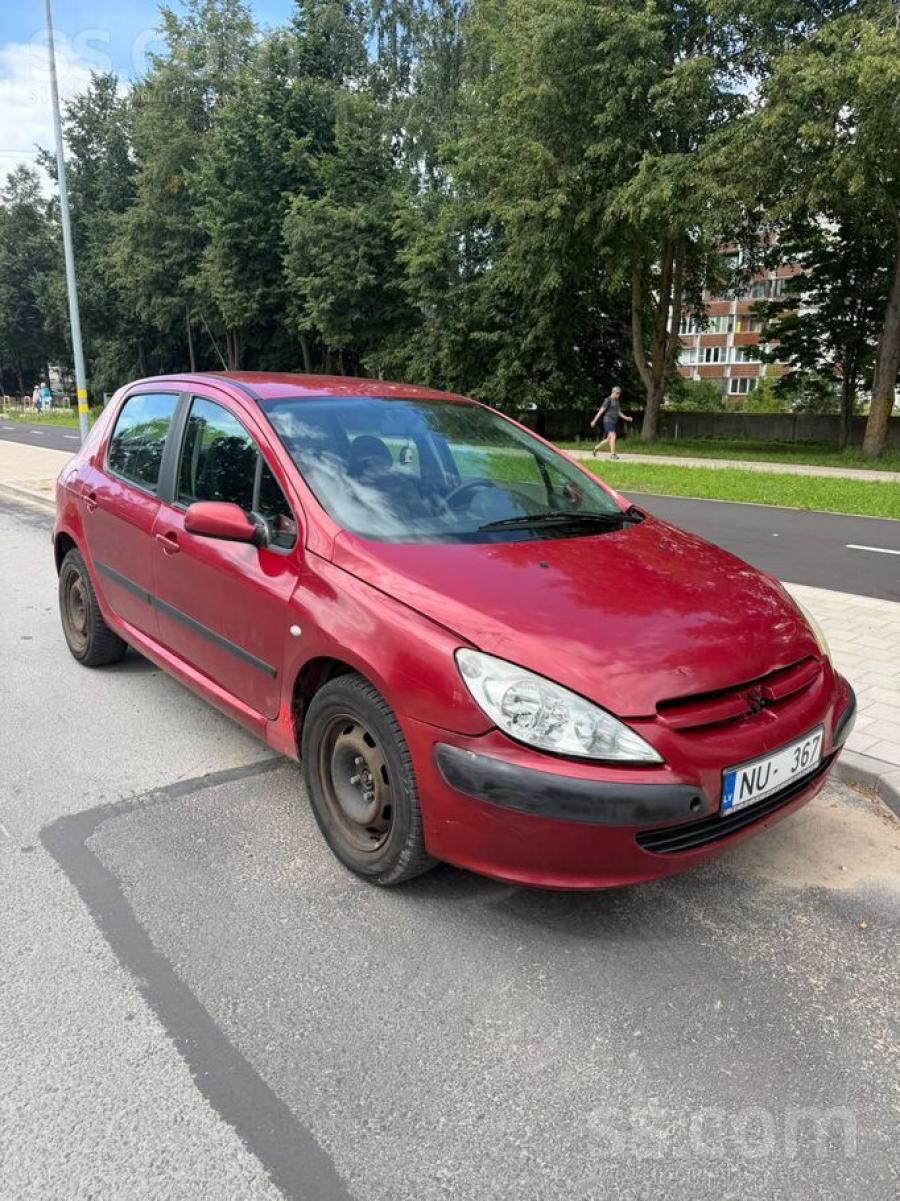 Red Peugeot 307 2003 in Riga, with an engine capacity of 1.40 L and mileage of 195 thousand km for 450 €, photo 3 on AUTOMOTO.COM.LV