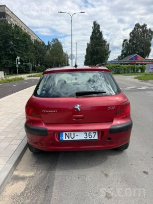 Red Peugeot 307 2003 in Riga, with an engine capacity of 1.40 L and mileage of 195 thousand km for 450 €, photo 4 on AUTOMOTO.COM.LV