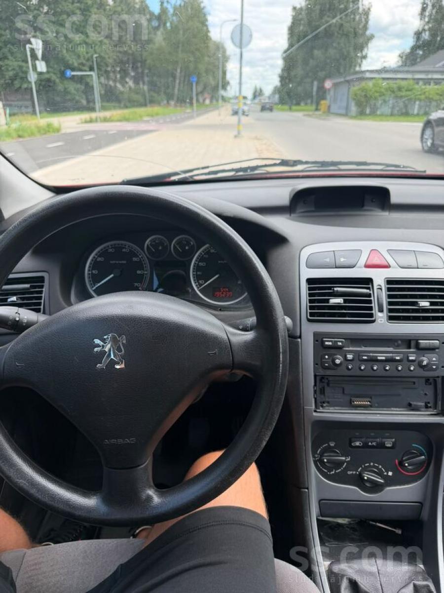 Red Peugeot 307 2003 in Riga, with an engine capacity of 1.40 L and mileage of 195 thousand km for 450 €, photo 5 on AUTOMOTO.COM.LV