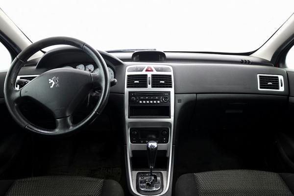 Red Peugeot 307 2007 in Tallinn, with an engine capacity of 1.60 L and mileage of 174 thousand km for 699 €, photo 5 on AUTOMOTO.COM.LV