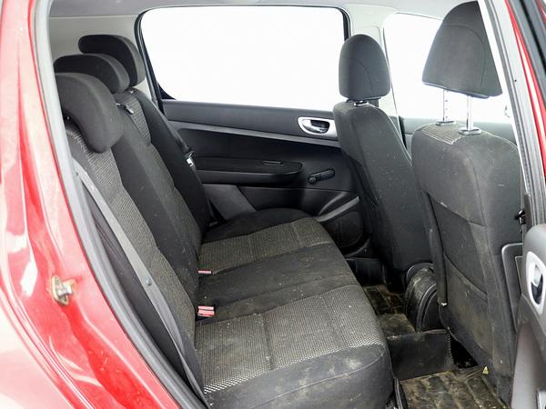 Red Peugeot 307 2007 in Tallinn, with an engine capacity of 1.60 L and mileage of 174 thousand km for 699 €, photo 8 on AUTOMOTO.COM.LV