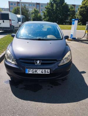 Violet Peugeot 307 2001 in Panevezys, with an engine capacity of 2.00 L and mileage of 326 thousand km for 500 €, photo 1 on AUTOMOTO.COM.LV