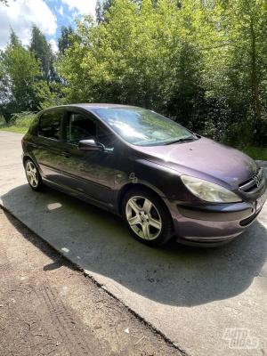 Violets Peugeot 307 2002 Viļņa, ar dzinēja tilpumu 1.60 L un nobraukumu 212 tūkst. km par 1100 €, foto  vietnē AUTOMOTO.COM.LV