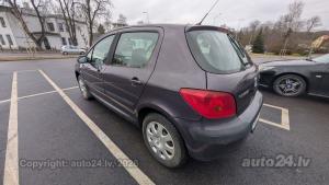 Violets Peugeot 307 2003 Rakvere, ar dzinēja tilpumu 1.60 L un nobraukumu 200 tūkst. km par 999 €, foto 3 vietnē AUTOMOTO.COM.LV