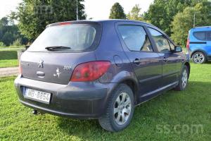 Violet Peugeot 307 2003 in Valmiera, with an engine capacity of 1.60 L and mileage of 340 thousand km for 990 €, photo 3 on AUTOMOTO.COM.LV