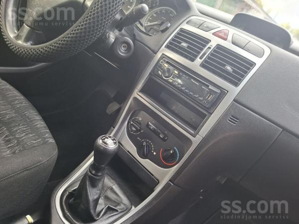 Peugeot 307 2004 Rīga vietnē Violets Peugeot 307 2004 Rīga, ar dzinēja tilpumu 1.60 L un nobraukumu 227 tūkst. km par 950 €, foto 10 vietnē AUTOMOTO.COM.LV