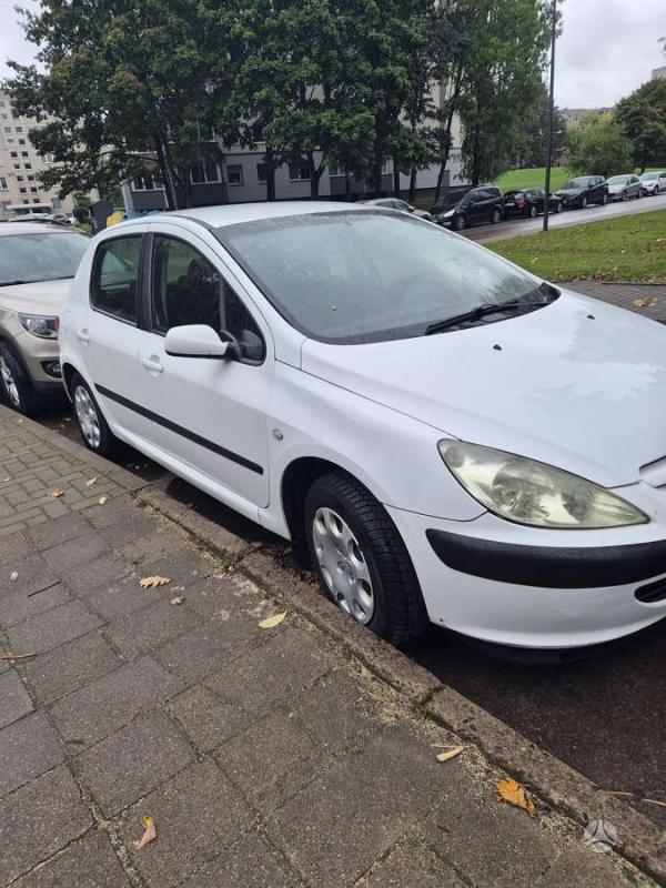 Белый Пежо 307 2004 в Каунас, объемом двигателя 1.40 л и пробегом 312 тыс. км за 550 €, фото 3 на AUTOMOTO.COM.LV