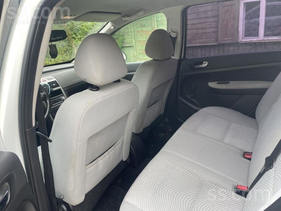 Balts Peugeot 307 2005 Jelgava, ar dzinēja tilpumu 1.40 L un nobraukumu 177 tūkst. km par 1050 €, foto 9 vietnē AUTOMOTO.COM.LV