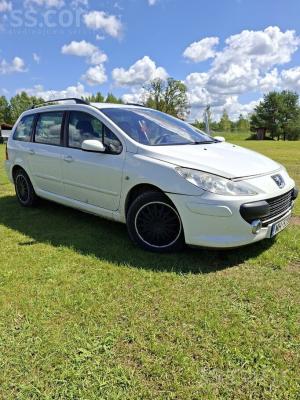 White Peugeot 307 2007 in Ogre, with an engine capacity of 1.60 L and mileage of 352 thousand km for 900 €, photo 4 on AUTOMOTO.COM.LV