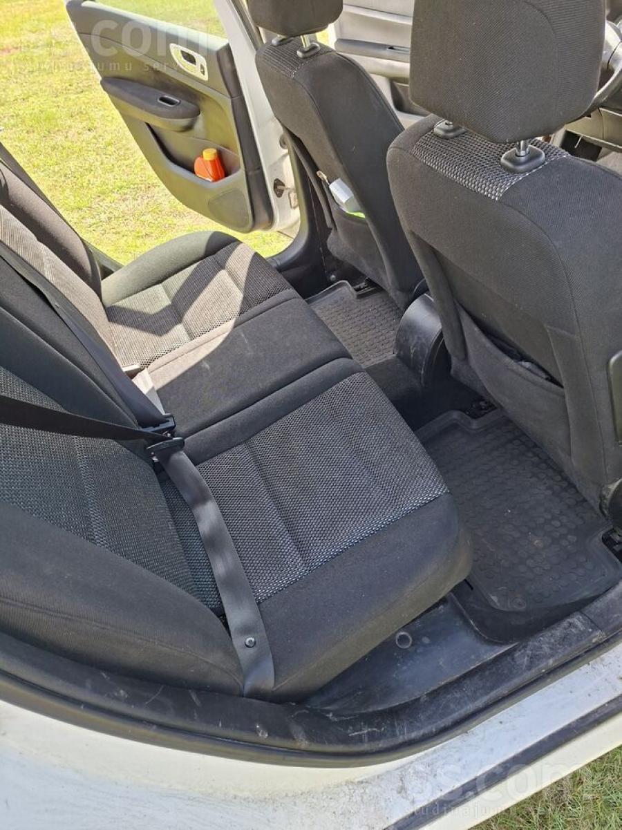 Balts Peugeot 307 2008 Ogre, ar dzinēja tilpumu 1.60 L un nobraukumu 352 tūkst. km par 500 €, foto 14 vietnē AUTOMOTO.COM.LV