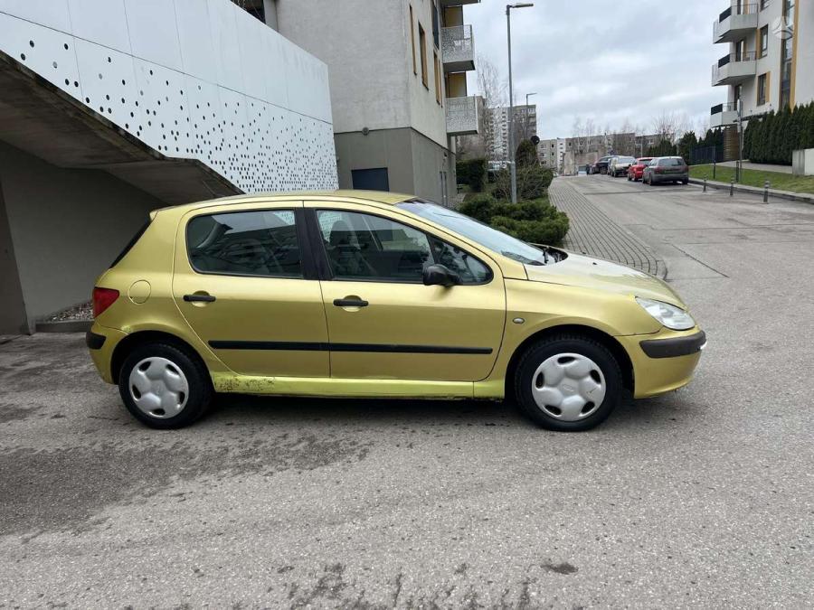 Dzeltens Peugeot 307 2001 Viļņa, ar dzinēja tilpumu 1.60 L un nobraukumu 250 tūkst. km par 580 €, foto 4 vietnē AUTOMOTO.COM.LV