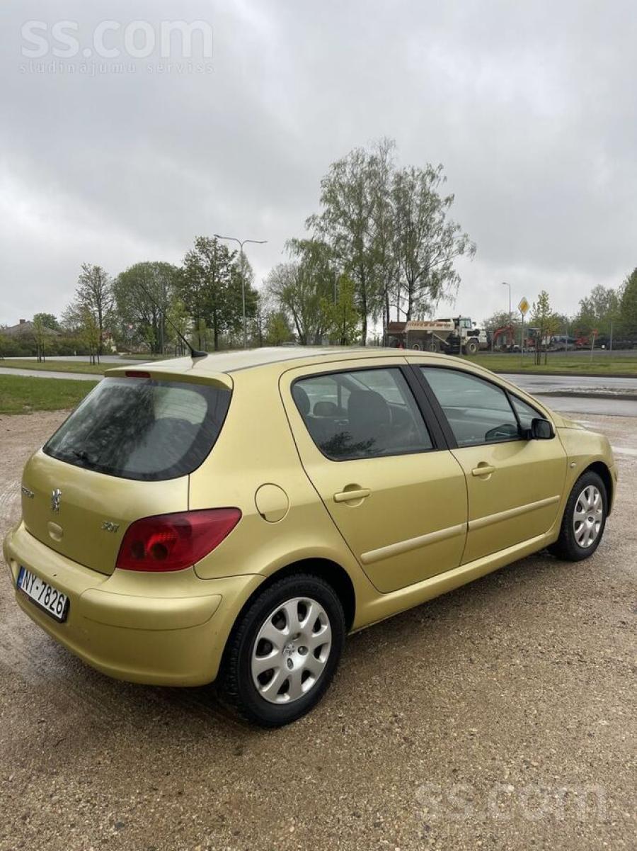 Yellow Peugeot 307 2003 in Riga, with an engine capacity of 1.60 L and mileage of 182 thousand km for 1250 €, photo 3 on AUTOMOTO.COM.LV