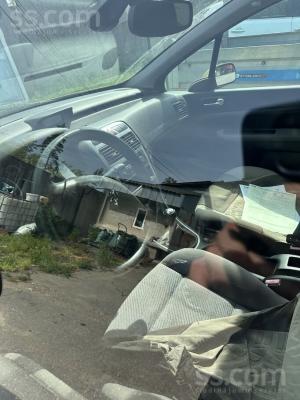 Dzeltens Peugeot 307 2004 Jelgava, ar dzinēja tilpumu 1.60 L un nobraukumu 145 tūkst. km par 650 €, foto 4 vietnē AUTOMOTO.COM.LV